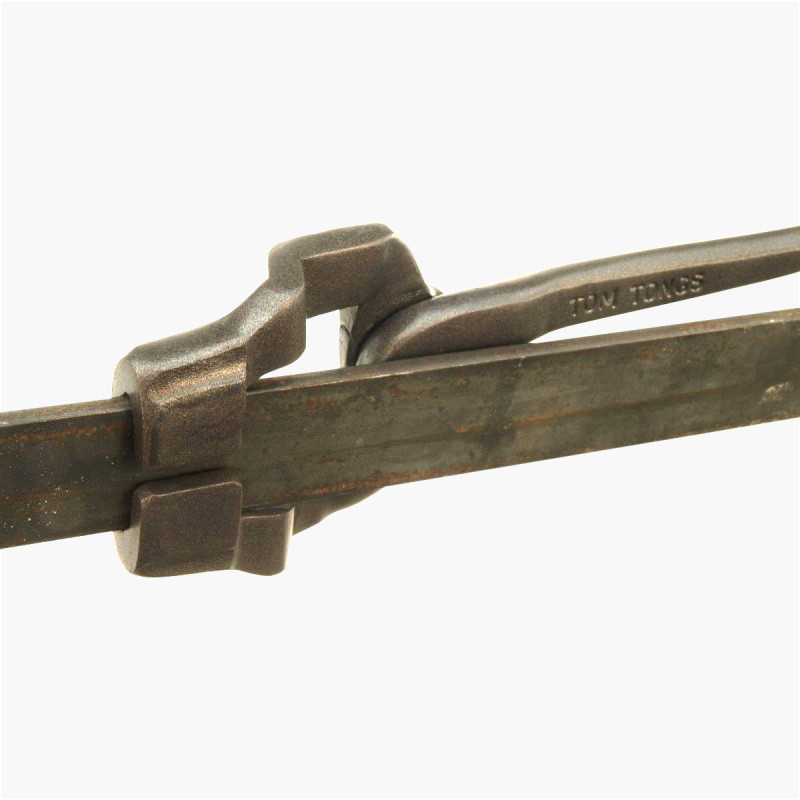 Blacksmith UBox jaw tongs for knife blades